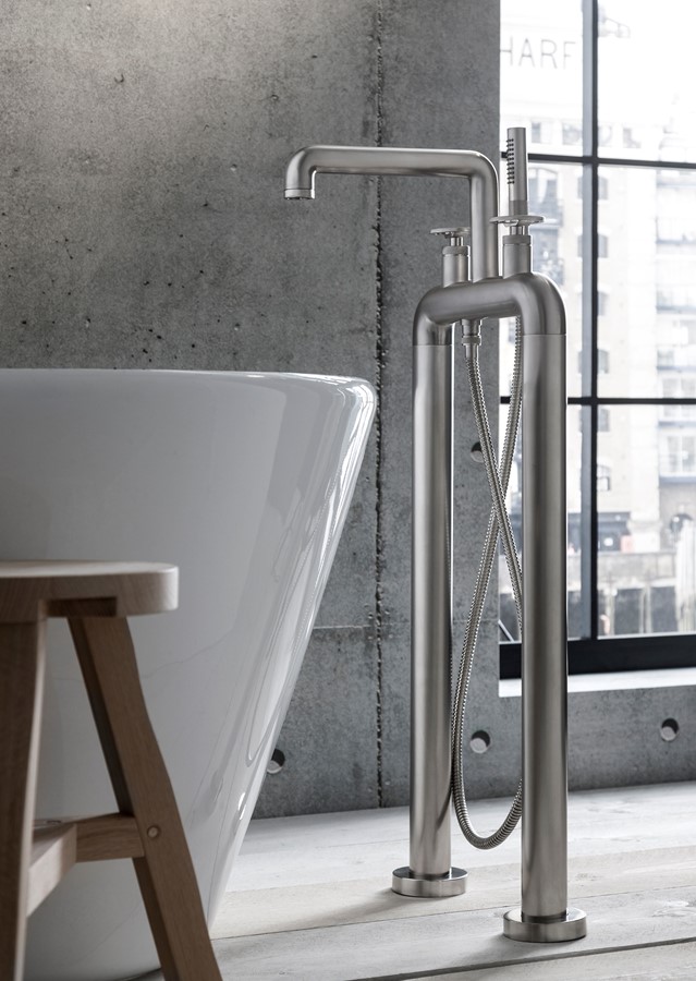 UNION Free Standing Bath Filler & Shower Kit Wheel (UNION Free Standing ...